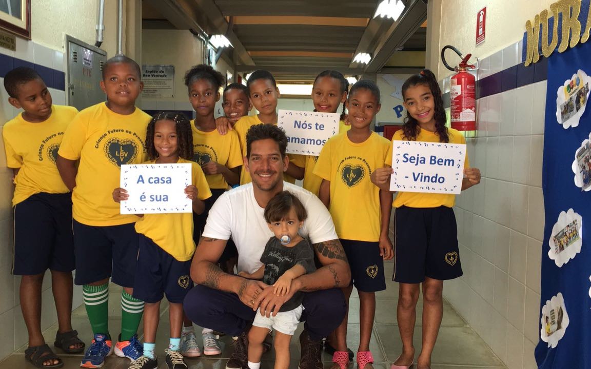 Felipe Pezzoni visita unidade da LBV em Lauro de Freitas – Ginno Larry