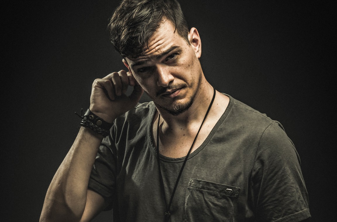 CHEEKY NA ZERO COM FRACTALL – Ginno Larry