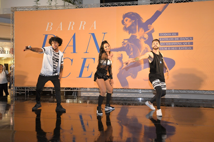 Barra Dance conta com aulas e apresentações gratuitas – Ginno Larry