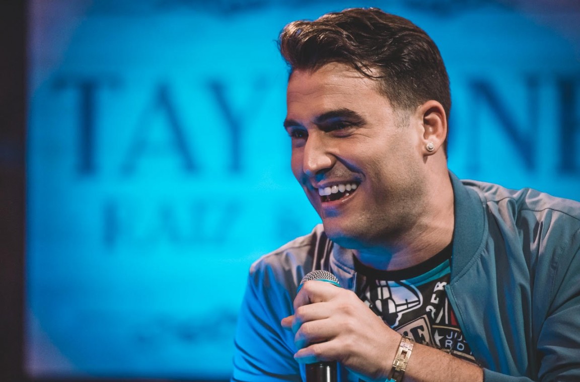 TAYRONE LANÇA NOVO CLIPE NO YOUTUBE DE MÚSICA INÉDITA ﻿ – Ginno Larry