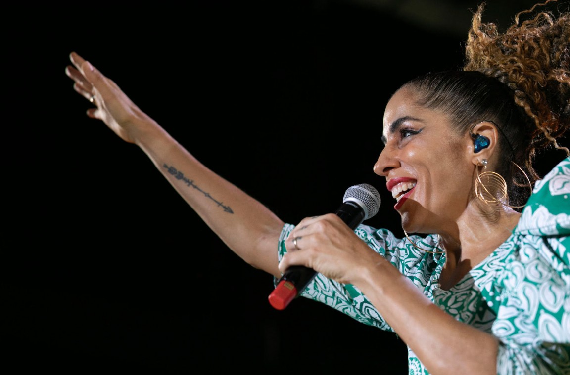 Marcia Castro canta sucessos do Samba Reggae em show gratuito – Ginno Larry